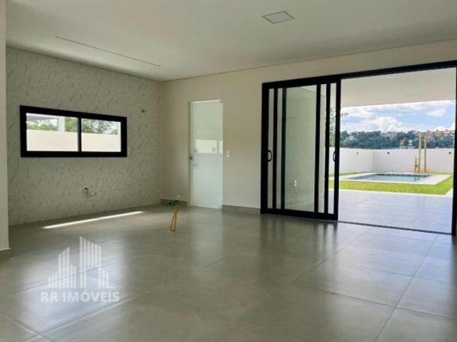 Casa Charmosa 270m² CONDOMÍNIO RESERVA SANTA MARIA NATURE OPORTUNIDADE 4 Suítes