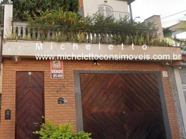 CASA CHORA MENINO