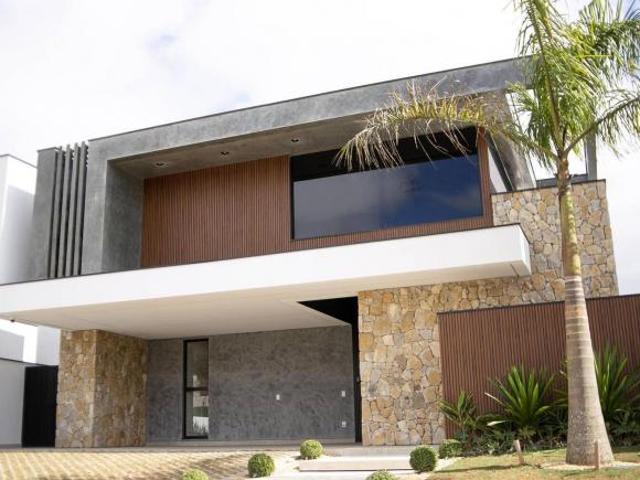 Casa Cinematográfica à venda no Alphaville 4
