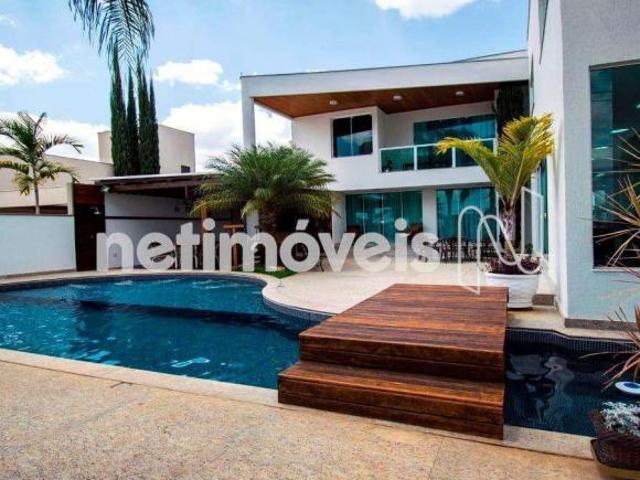 Casa cinematográfica em condomínio, de porteira fechada, em lote de 1000 m² , com vista pra lagoa
