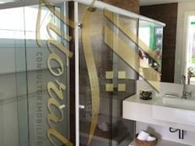 CASA CINEMATOGRAFICA PÉ NA AREIA EM CONDOMINIO FECHADO