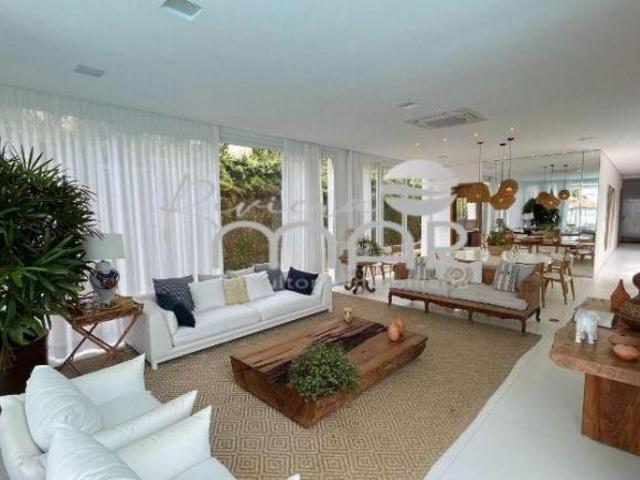 Casa cinematográfica, pé na areia frontal ao mar,1.120 m ², 6 suítes, em Riviera