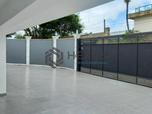 Casa cinematográfica perto da praia à venda, Enseada, Guarujá, SP