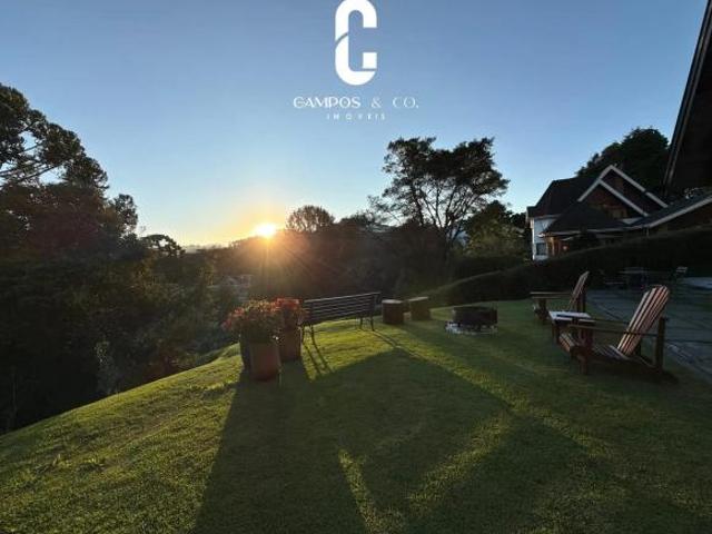 Casa Clássica no Véu da Noiva Charme Europeu a 5 minutos do Capivari, Jardim Véu da Noiva, Campos d