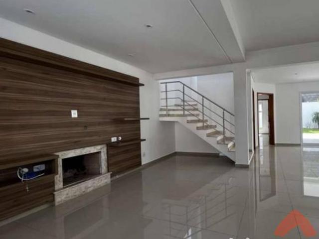 Casa Clean com 3 Suítes, Escritório e Varanda Gourmet à Venda – Acabamento Alto Padrão