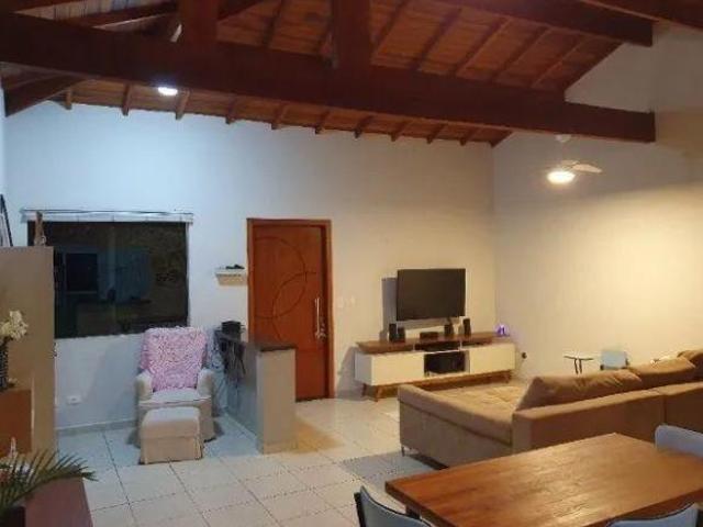 CASA CLUBE DE CAMPO VALINHOS