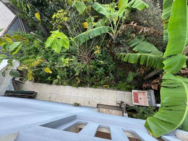 Casa co 6 dormitórios a venda na praia de Peruibe