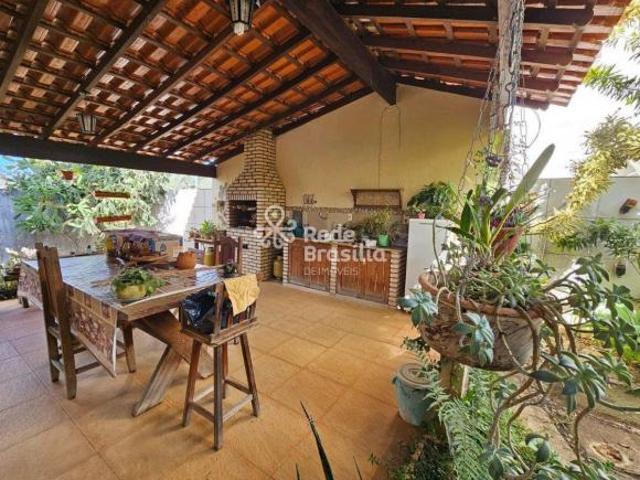 Casa Colonial à venda 3 Quartos, 1 suíte Condomínio Mônaco Jardim Botânico