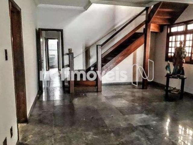 Casa Colonial de 5 Quartos à Venda 360 m²  Santa Cruz, Belo Horizonte/MG