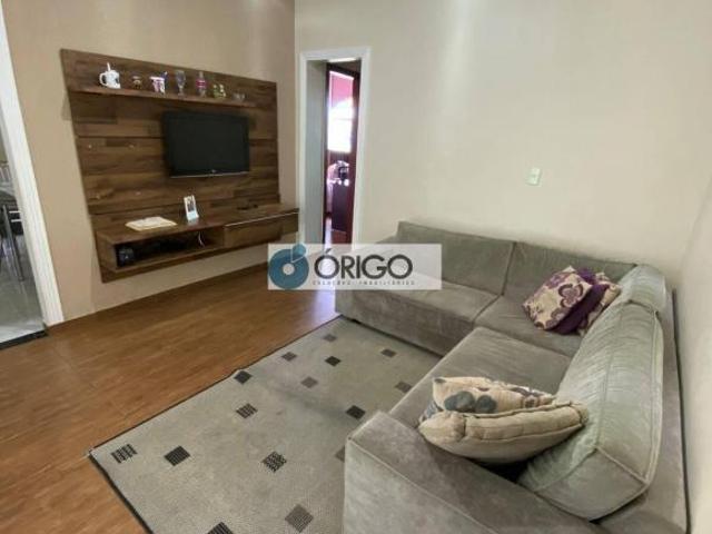 Casa Colonial em lote de 406m² | 110m² de área construída | 06 vagas