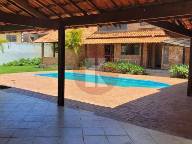 CASA COLONIAL PARA FINS COMERCIAIS COM SALÃO DE FESTAS, PISCINA E CHURRASQUEIRA