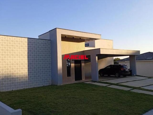 Casa Colinas do Parahyba 4 dorm. 300 m² útil
