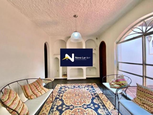 Casa, com312m², 4 quartos, 1 suite, 6 vagas à venda no Sion