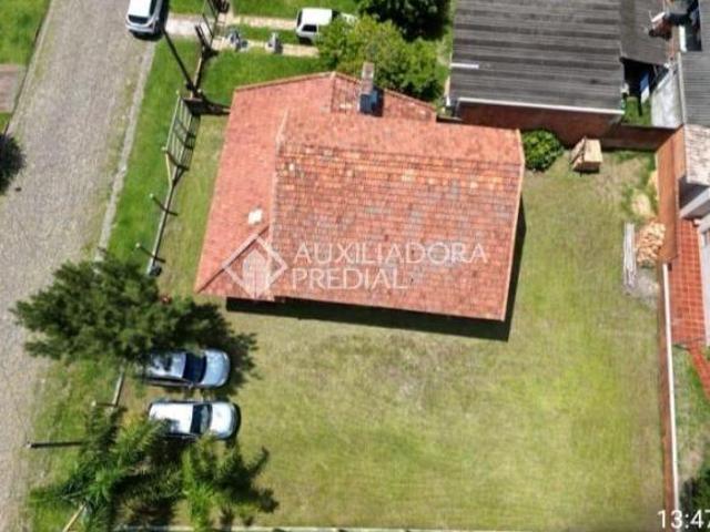 CASA COM3 QUARTOS Á VENDA EM IMBÉ