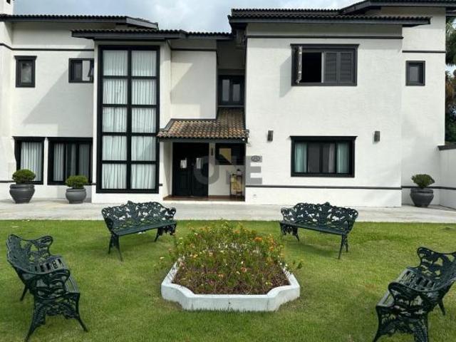 Casa com4 dormitórios, sendo 2 suítes para venda São Roque SP