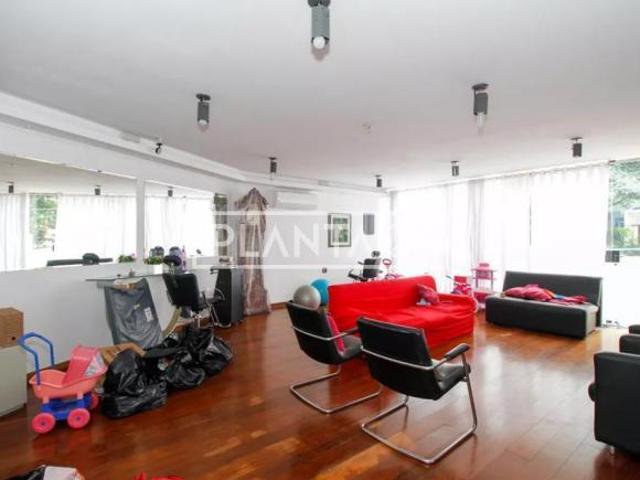 Casa com 400 m², 7 quartos sendo 1 suíte à venda no bairro Sumarezinho