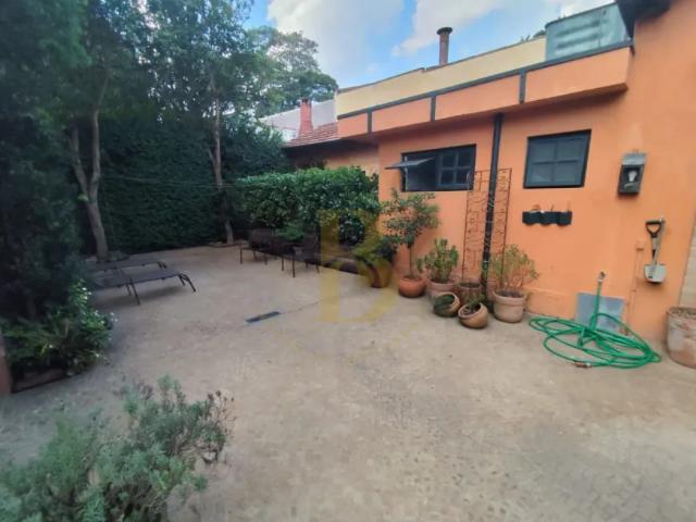 Casa com 400 m² de área construída, 5 quartos sendo 3 suítes à venda no bairro Vila Madalena