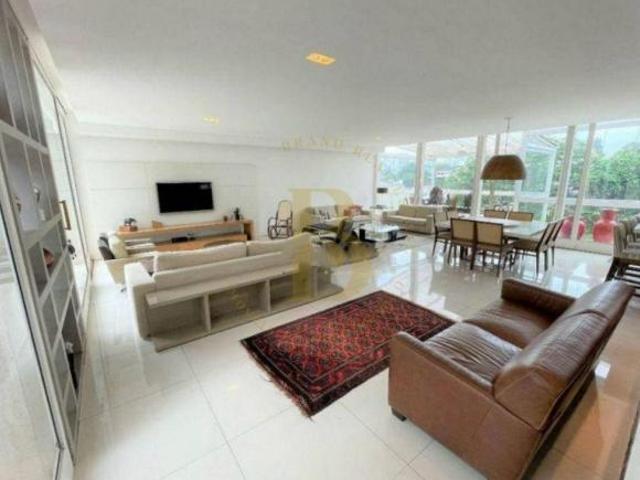 Casa com 400m², 3 suítes à venda no bairro Pacaembu