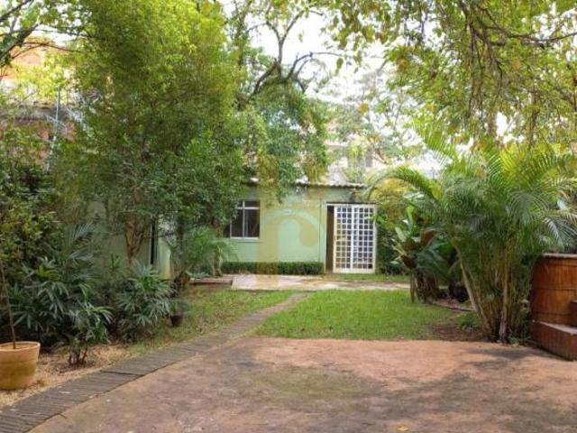 Casa com 410 m², 2 quartos sendo 1 suíte à venda no bairro Vila Nova Conceição