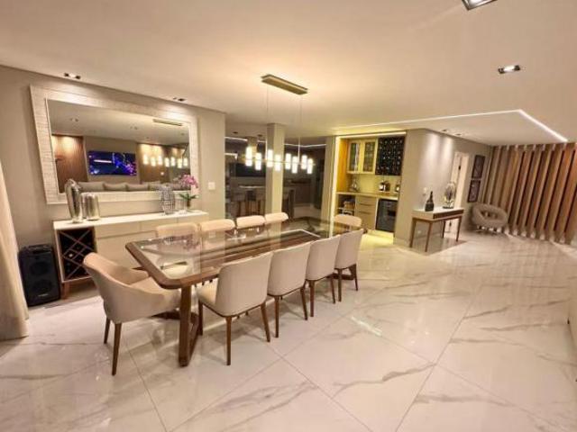 Casa com 410 metros², 4 quartos, piscina e churrasqueira em Nova Lima MG