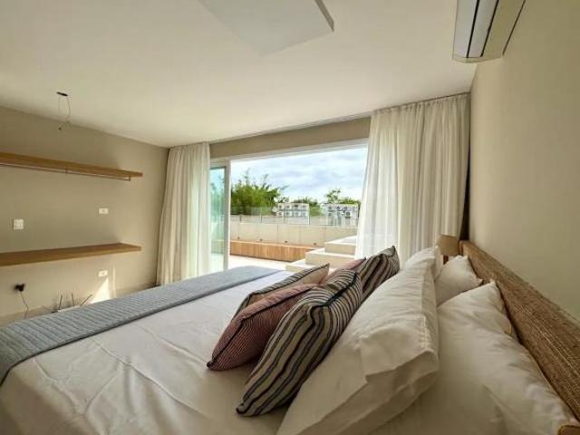 Casa com 410 mts², 4 quartos, piscina e churrasqueira em Campinas SP