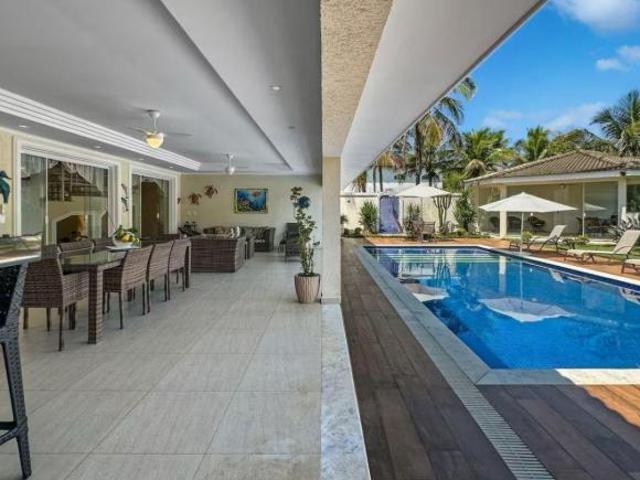 Casa com 410 mts², 4 quartos, piscina e churrasqueira em Ilha Bela SP