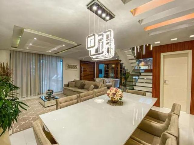 Casa com 410 mts², 4 quartos, piscina e churrasqueira em Indaiatuba SP