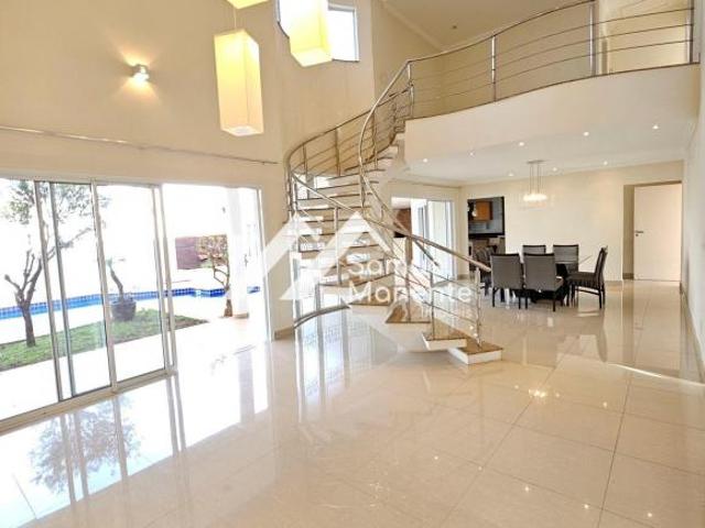 Casa com 411m2