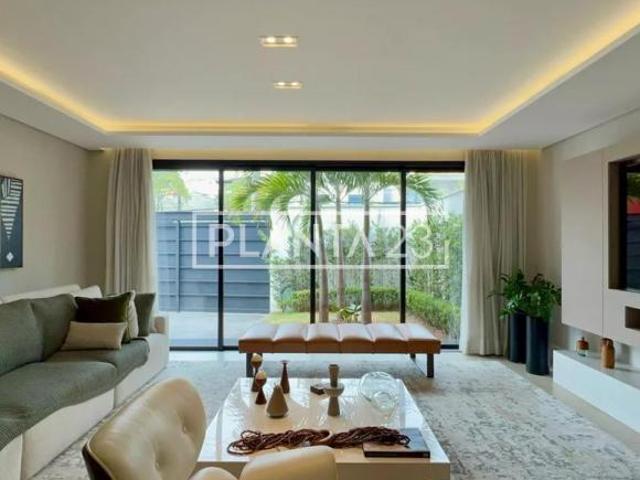 Casa com 415 m², 4 quartos sendo 4 suítes à venda no bairro Jardim Paulista