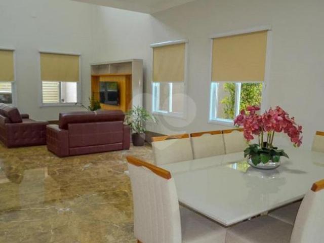 Casa com 420 m² e 3 quartos à venda em City América