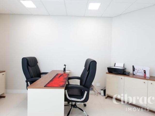 Casa com 422 m² no Alphaville