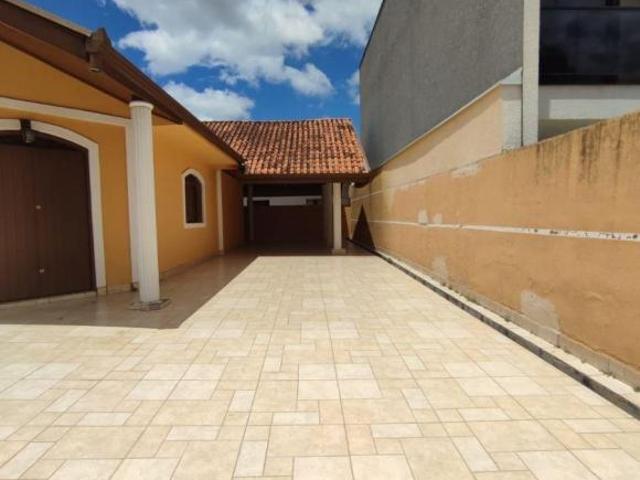 Casa com 439 m² e 2 quartos à venda no Uberaba