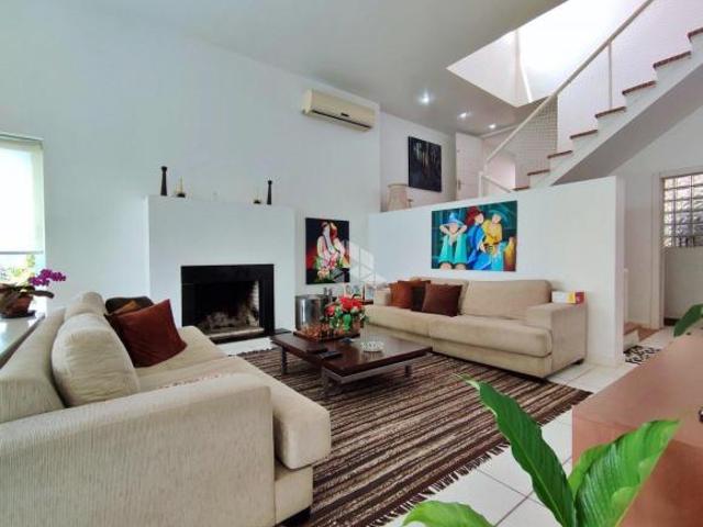 Casa com 443m² e 4 quartos à venda no bairro Nonoai