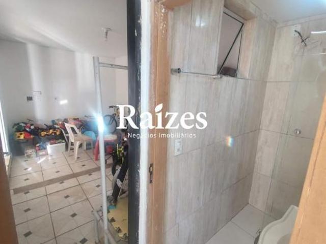 Casa com 4/4 sendo 2 suítes no Granada