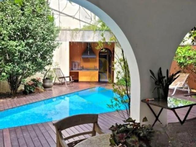 Casa com 450 m², 4 quartos sendo 4 suítes à venda no bairro Vila Ida