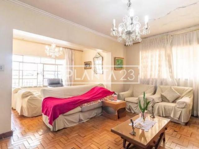 Casa com 450 m², 3 quartos sendo 1 suíte à venda para reforma no bairro Pinheiros