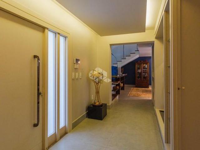 Casa com 450 m² e 3 quartos à venda no bairro Boa Vista