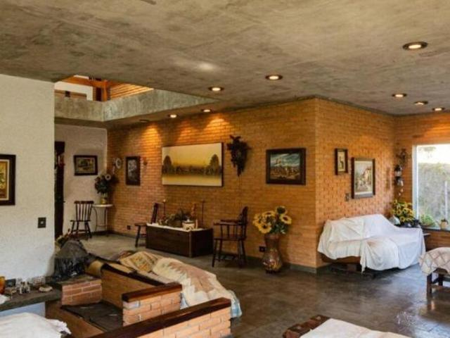 Casa com 452 m², 4 quartos sendo 4 suítes à venda no bairro Morumbi