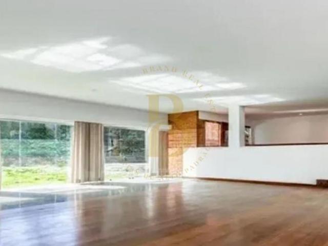 Casa com 457 m², 4 quartos sendo 2 suítes à venda no bairro Morumbi