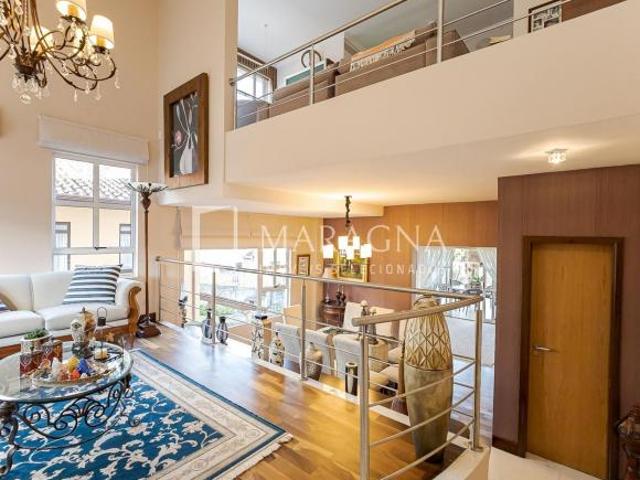 Casa com 460 m², 4 quartos sendo 2 suítes à venda no bairro Vista Alegre