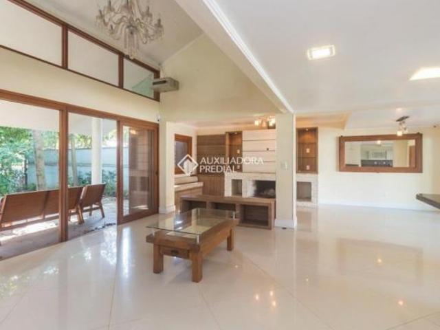 CASA COM 460 M², 04 SUÍTES NO BAIRRO JARDIM ISABEL