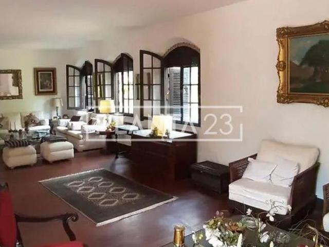 Casa com 470 m², 4 quartos sendo 2 suítes à venda no bairro Alto de Pinheiros