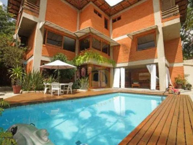 Casa com 474 m², 5 quartos sendo 4 suítes à venda no bairro Jardim Guedala