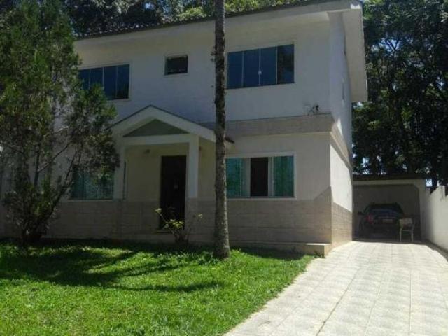 Casa com 475 m² de terreno e 6 vagas perto do Parque Tanguá