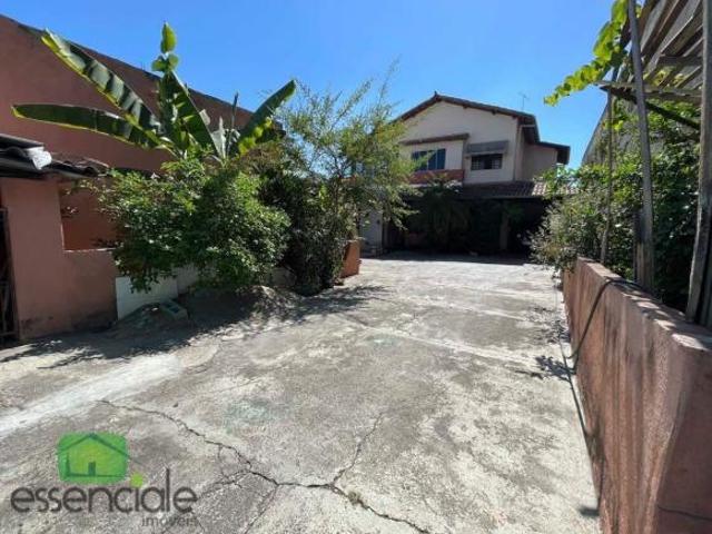 Casa com 475m²e 4 quartos no bairro Jardim Riacho das Pedras à venda por R$1.600.000
