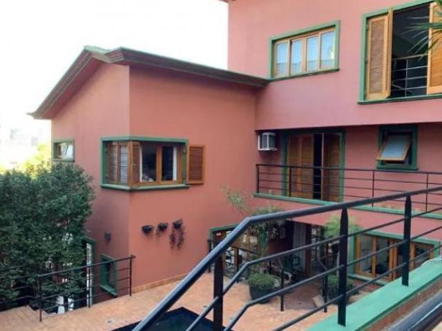 Casa com 490 m², 4 quartos sendo 4 suítes à venda no bairro Cidade Jardim