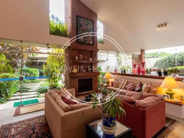 Casa com 495 m², 4 quartos sendo 4 suítes à venda no bairro Alto de Pinheiros