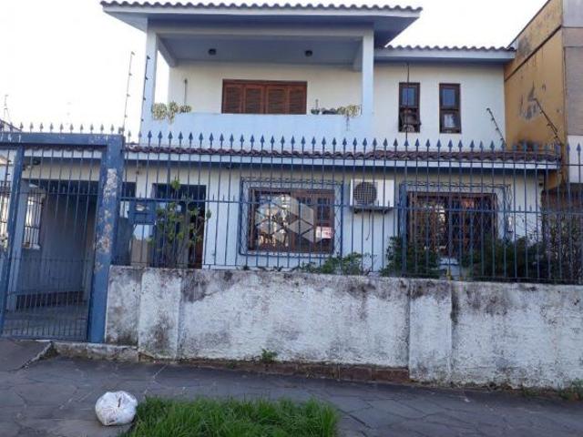 Casa com 4 dorm 1 suíte, 275m2 no Partenon, 5 vagas