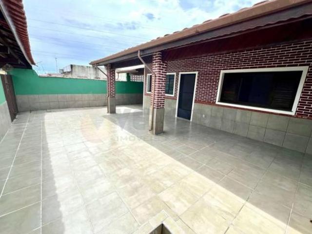 Casa com 4 dorm. à venda, 217 m² R$ 480.000,00 Golfinhos Caraguatatuba/SP