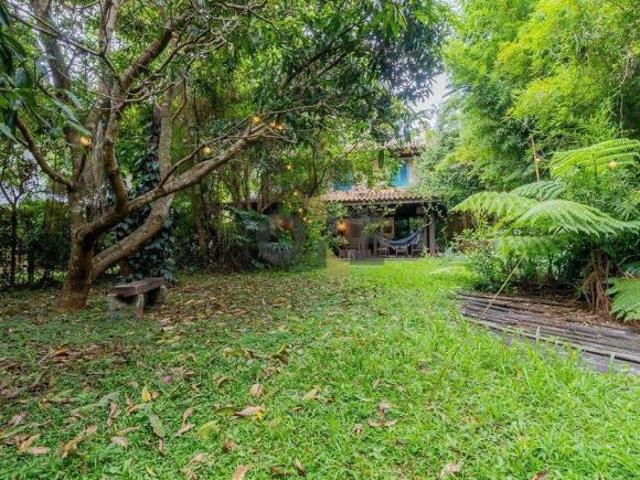 Casa com 4 dorm sendo 2 suítes à venda Granja Viana Carapicuíba SP
